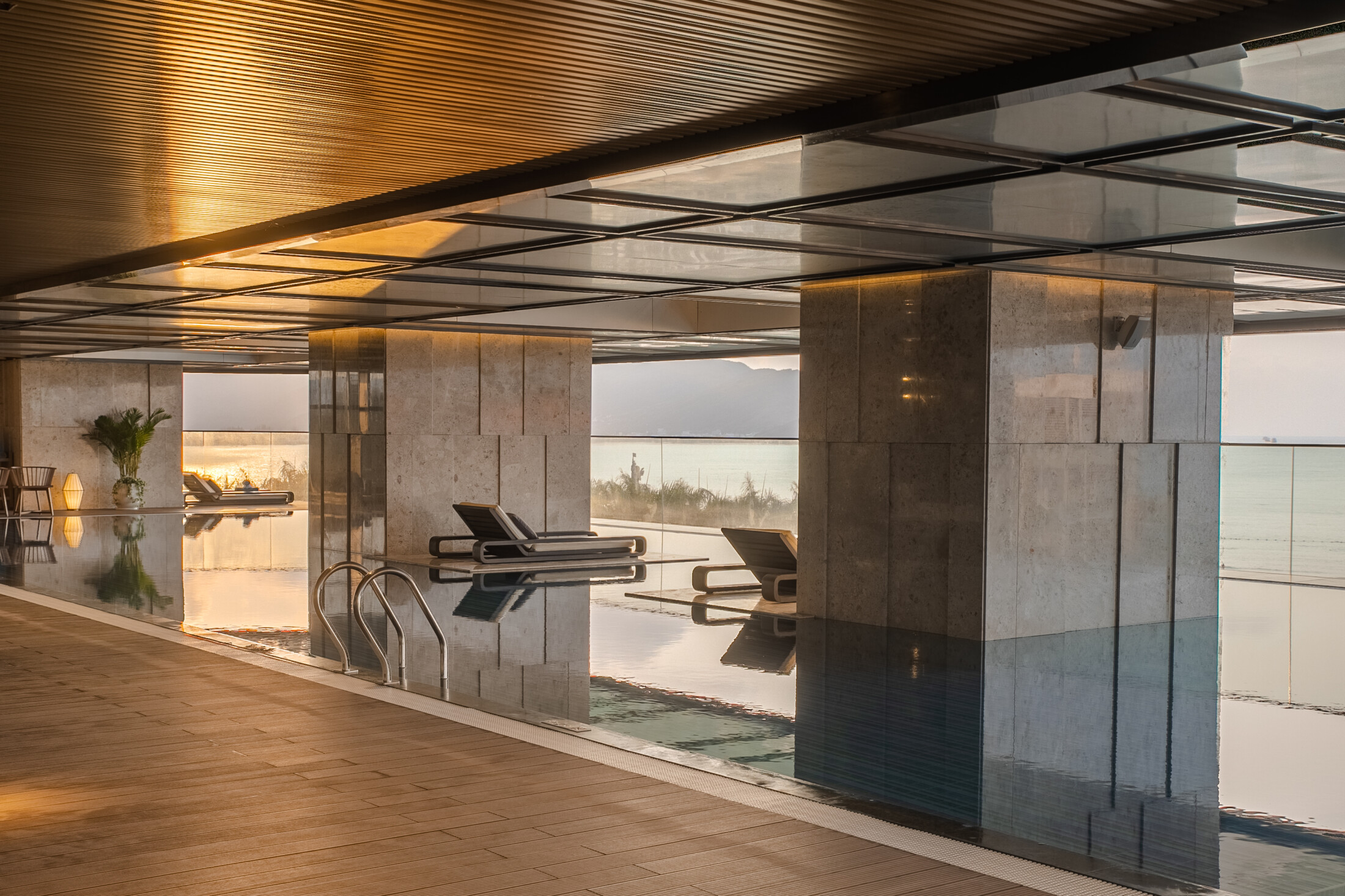 Hy-Harmony Pool - Grand Hyams Hotel